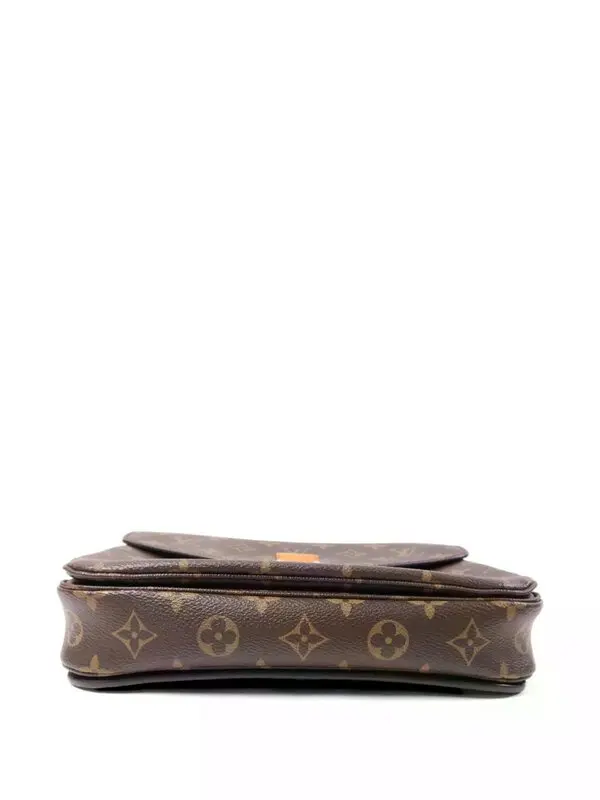LOUIS VUITTON Pochette Metis Monogram Bag - Brown