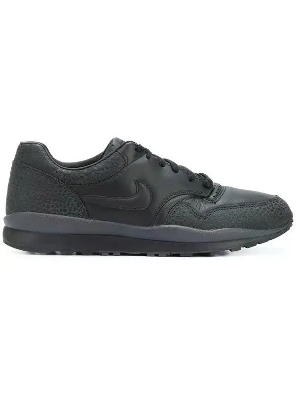 Nike Safari Qs Sneakers