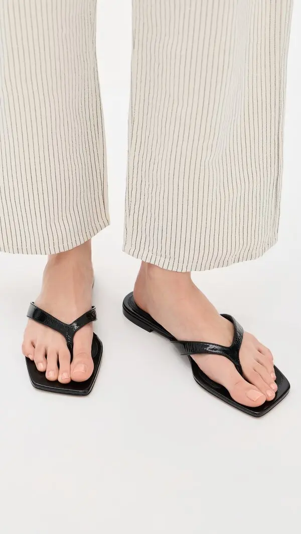 Vince San Juan Ii Patent Calfskin Sandals - Black
