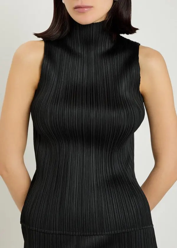 Issey Miyake Sleeveless Mock Neck Top - Black