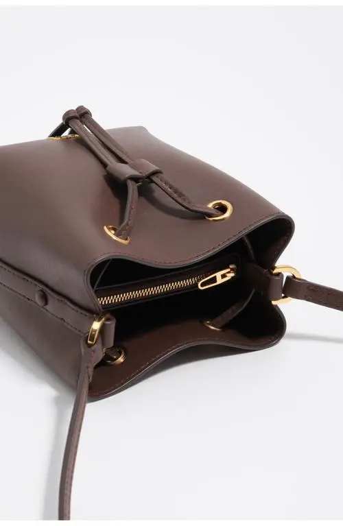 Bimba Y Lola Chihuahua Mini Bucket Bag