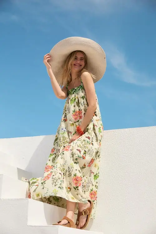 RO'S GARDEN Embroidered Maxi Dress