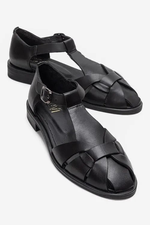 FOREVER & ALWAYS SHOES Dexara Leather Sandal - Black