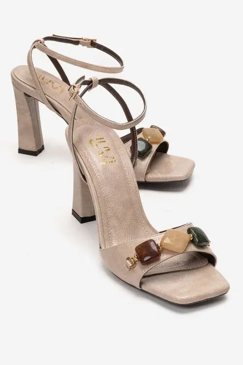 PROLOGUE SHOES Franca Block Heel Sandal - Beige