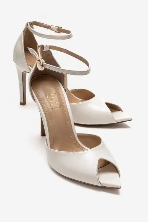 PROLOGUE SHOES Dona Stiletto Pump - Ecru