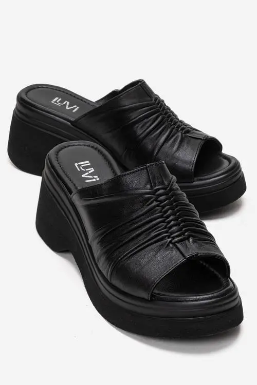 FOREVER & ALWAYS SHOES Nellie Leather Platform Sandal