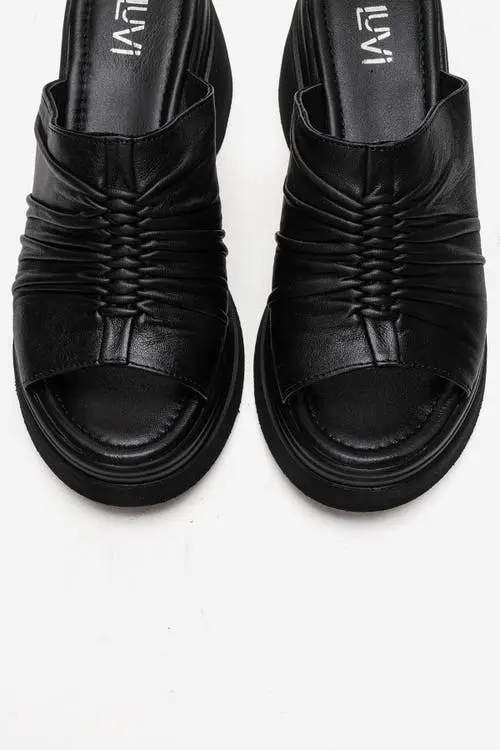 FOREVER & ALWAYS SHOES Nellie Leather Platform Sandal