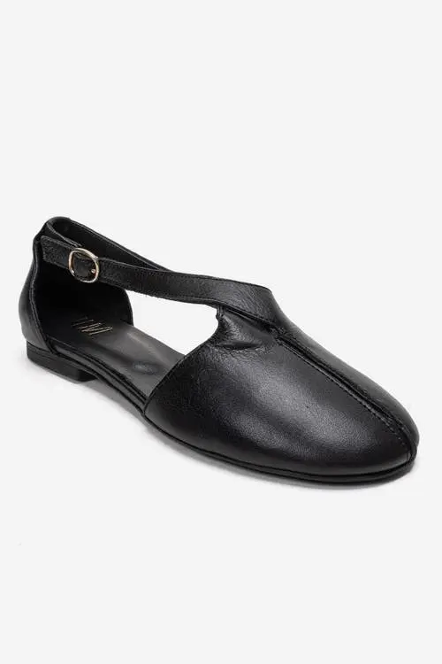 FOREVER & ALWAYS SHOES Fable Leather Side Cut Ballet Flat - Black