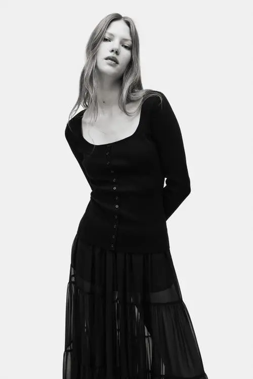 H&m Fitted Square-neck Fine Knit Long-sleeved Top - Black