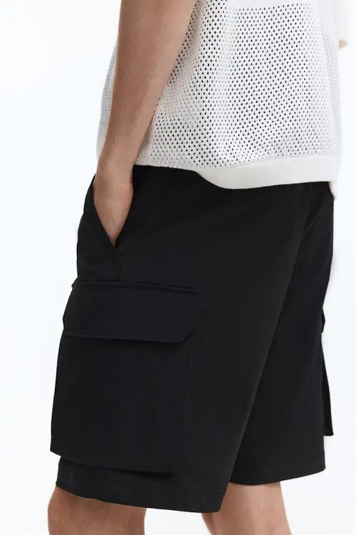 H&M Regular Fit Cargo Shorts - Black
