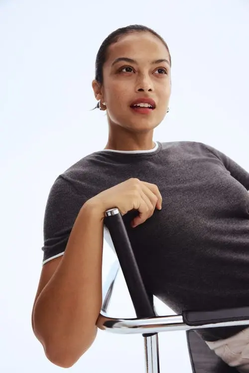 H&M Fine-knit Short-sleeved Top With Contrast Piping