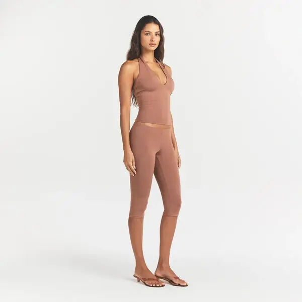SKIMS High Waisted Capri Pants