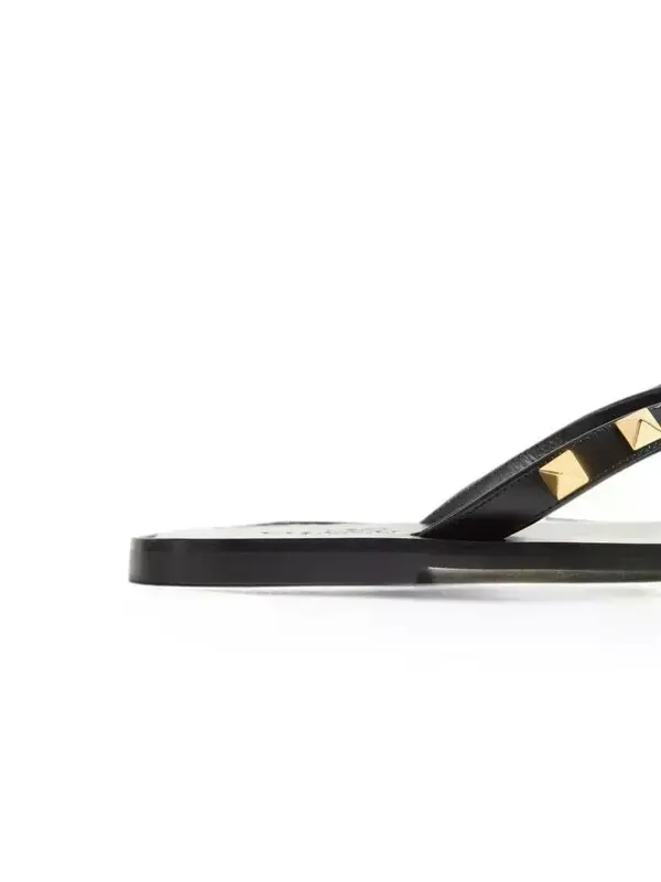 Valentino Garavani Rockstud Calfskin Thong Sandals - Black