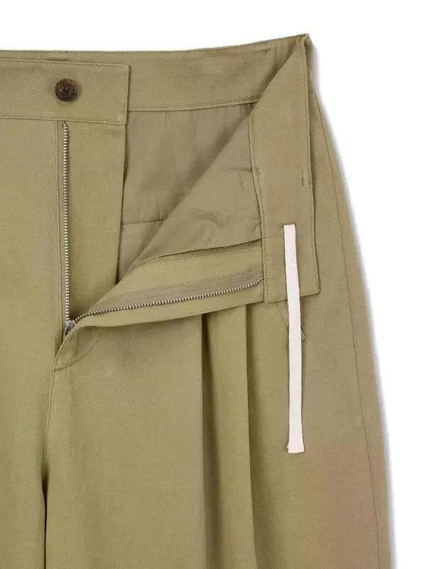 STUDIO TOMBOY Pleated Cotton Tailored Shorts - Neutrals