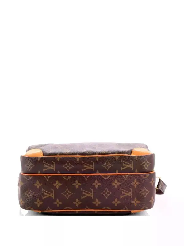 LOUIS VUITTON Monogram Canvas Messenger Bag