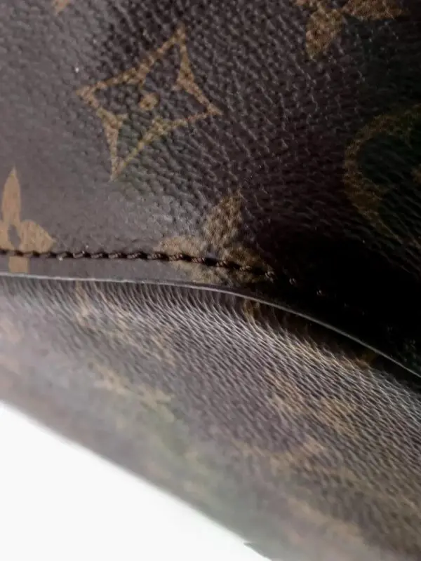 LOUIS VUITTON Monogram Canvas Neonoe Mm Bucket Bag - Brown