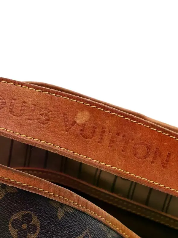 LOUIS VUITTON Monogram Canvas Pm Hobo Bag - Brown
