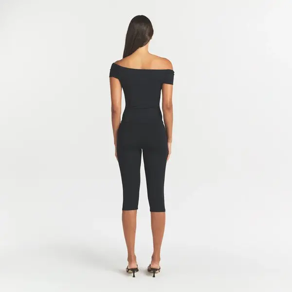 SKIMS Asymmetrical Off-the-shoulder Top With Cap Sleeves - Obsidian