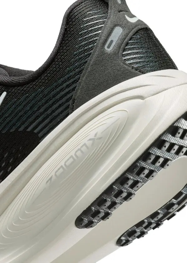 Nike Vomero 18 Sneakers - Black