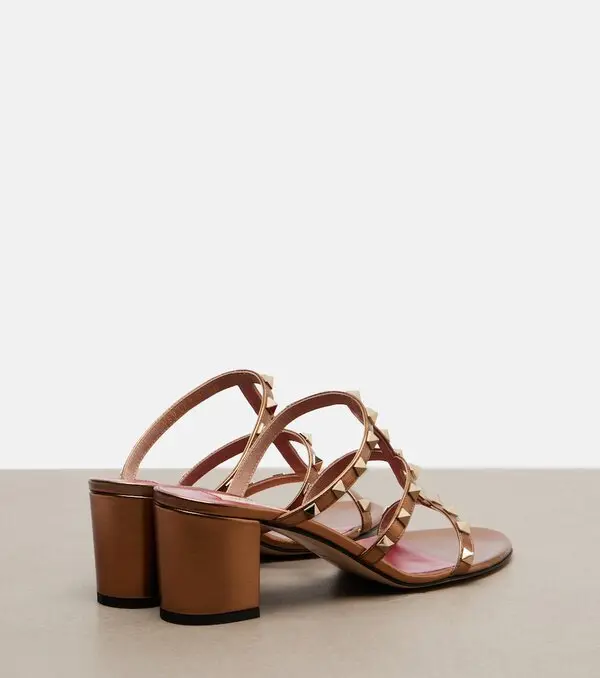 Valentino Garavani Rockstud Metallic Leather Mules - Gold