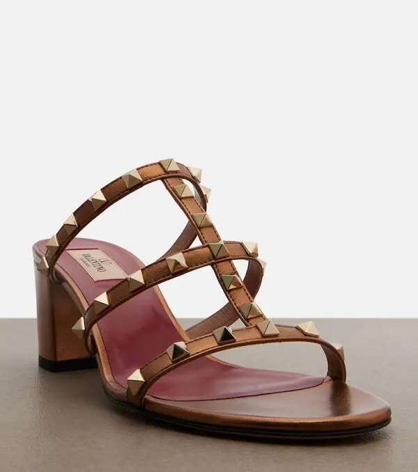 Valentino Garavani Rockstud Metallic Leather Mules - Gold
