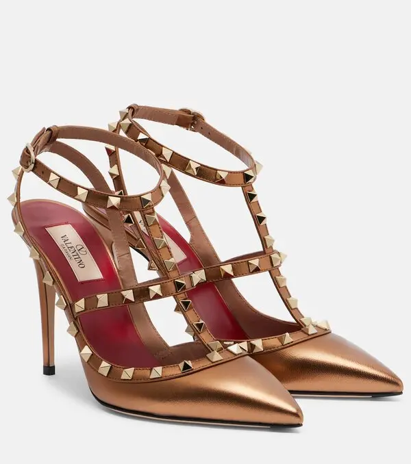 Valentino Garavani Rockstud Metallic Leather Pumps - Gold