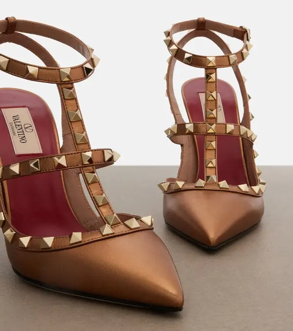 Valentino Garavani Rockstud Metallic Leather Pumps - Gold