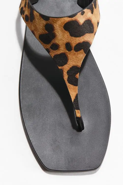 H&m Leather Thong Sandals With Leopard Print Detail - Beige/faux Leopard