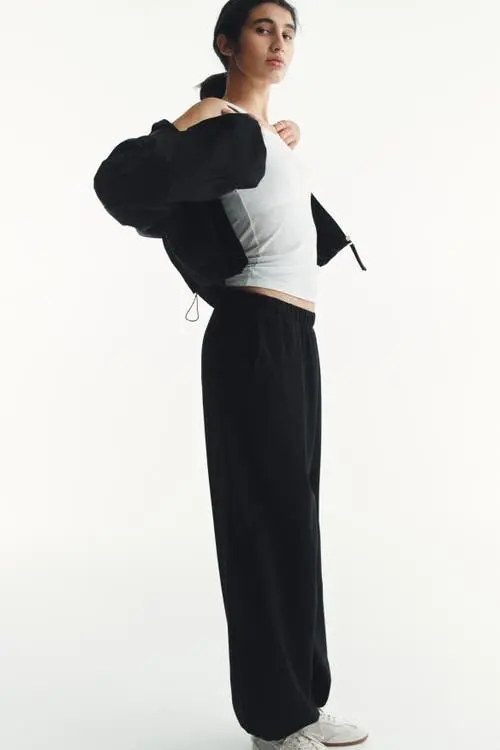 H&m Loose-fit Joggers In Cotton Blend - Black