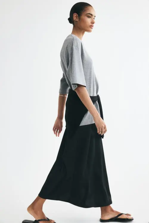 H&M Midi Skirt In Draping Weave - Black