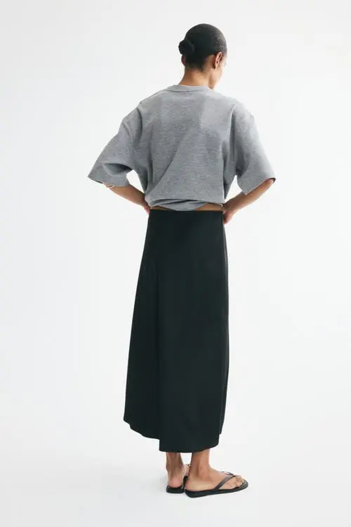 H&M Midi Skirt In Draping Weave - Black