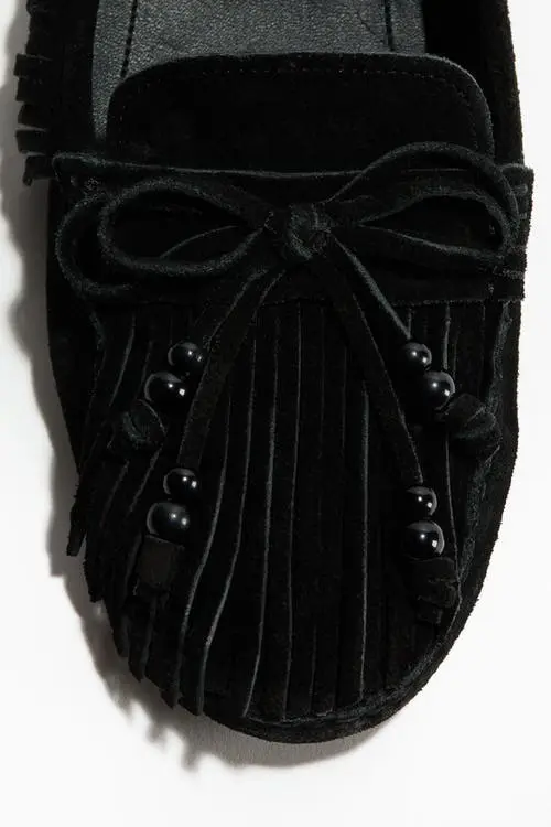 H&m Suede Loafers With Fringe And Beaded Bow Detailing - Black