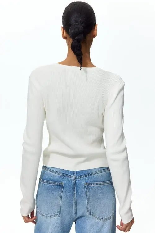 H&m Ribbed Knit Cropped Cardigan With Scalloped Button Detail - Cream