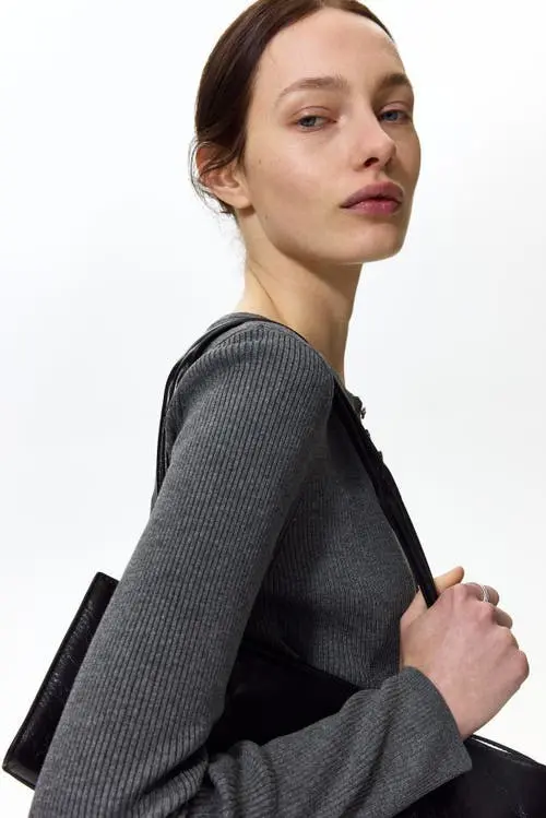 H&m Ribbed Cardigan With Scalloped Button Placket