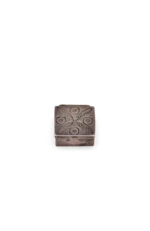 FORTELA Sterling Mini Box With Floral Engravings - Silver