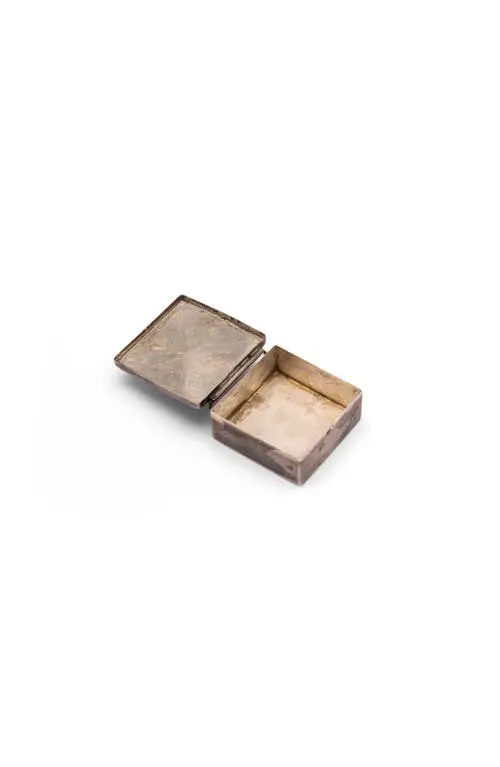 FORTELA Sterling Mini Box With Floral Engravings
