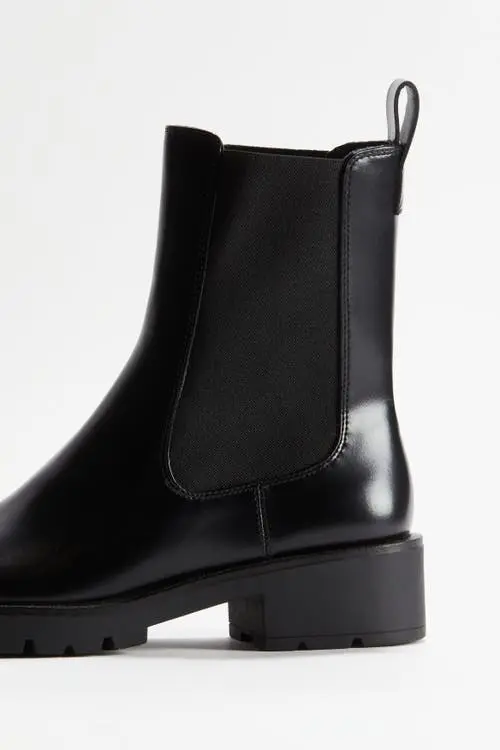 H&M Chelsea Boots With Elasticized Panels