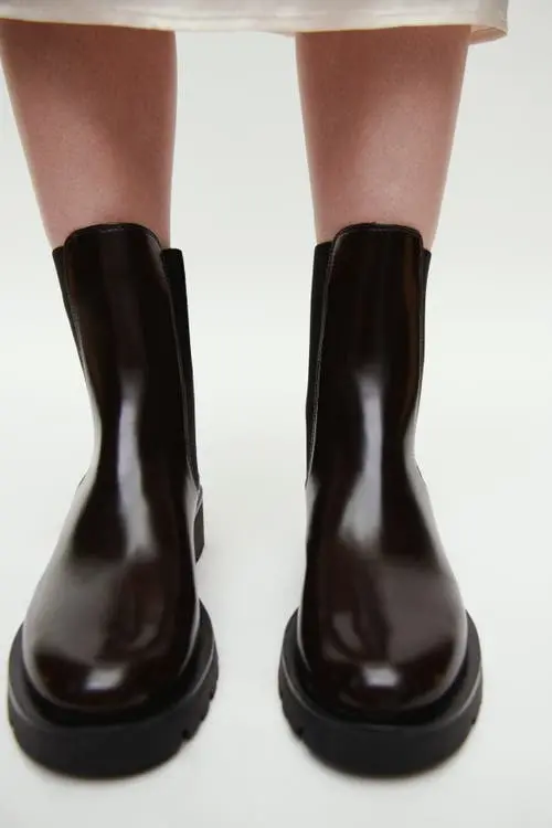 H&M Chelsea Boots With Elasticized Panels - Dark Brown