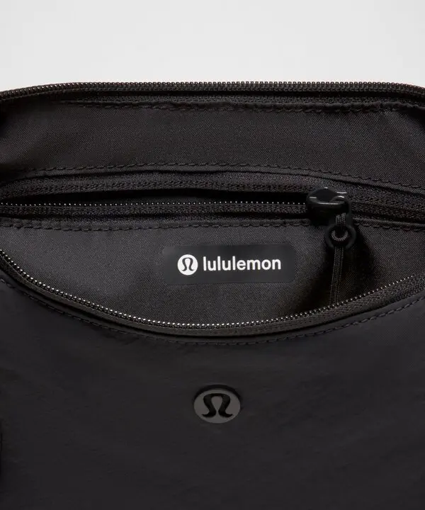 Lululemon Small Slouchy Sling Bag 3l - Black