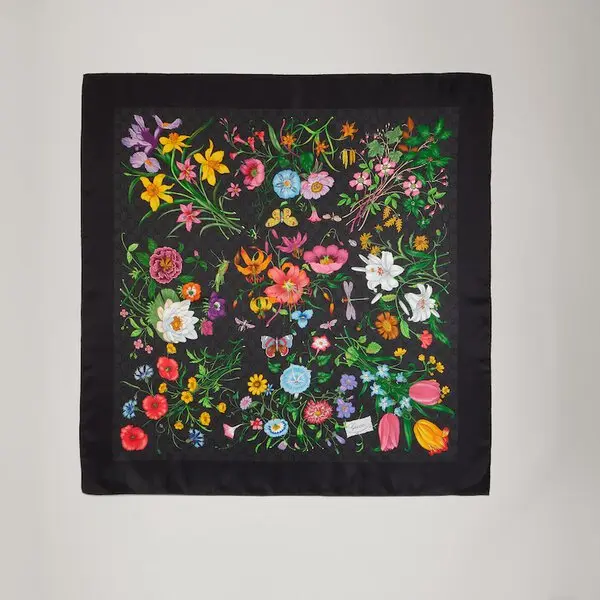 Gucci Printed Gg Silk Twill Carr - Black