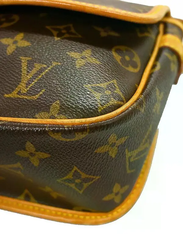 LOUIS VUITTON Monogram Shoulder Bag