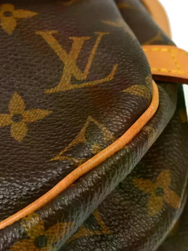 LOUIS VUITTON 2011 30 Saumur Monogram Crossbody Bag - Brown