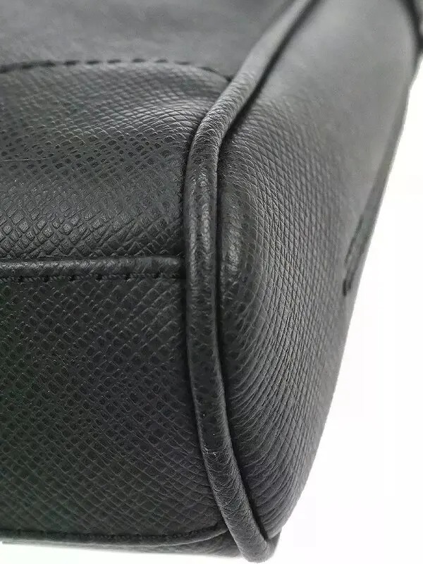 LOUIS VUITTON Taiga Luka Cross-body Bag