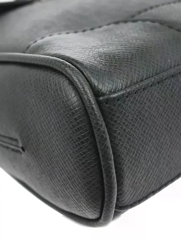 LOUIS VUITTON Taiga Luka Cross-body Bag