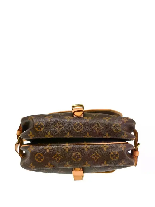 LOUIS VUITTON 30 Saumur Monogram Crossbody Bag