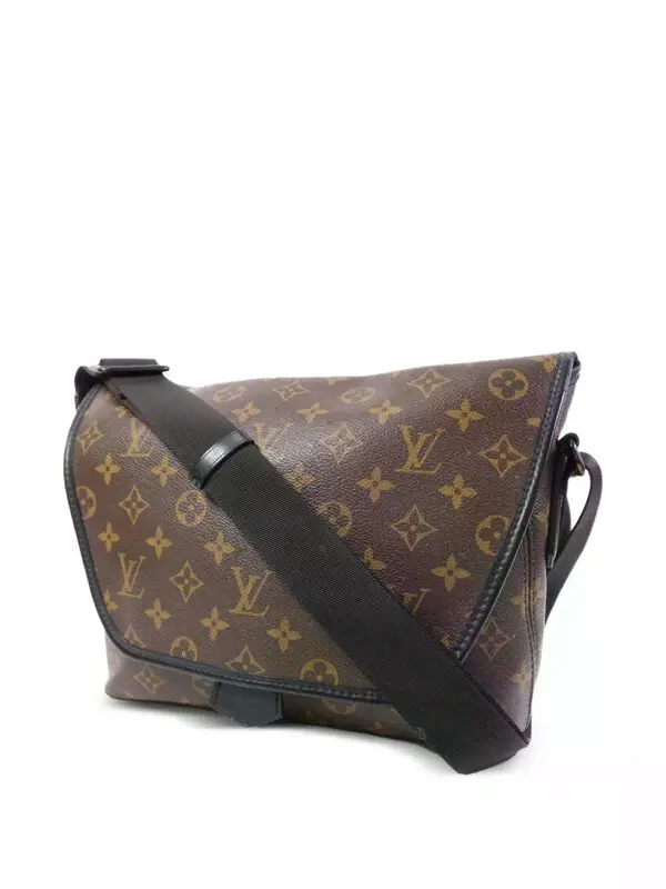 LOUIS VUITTON Macassar Monogram Messenger Bag