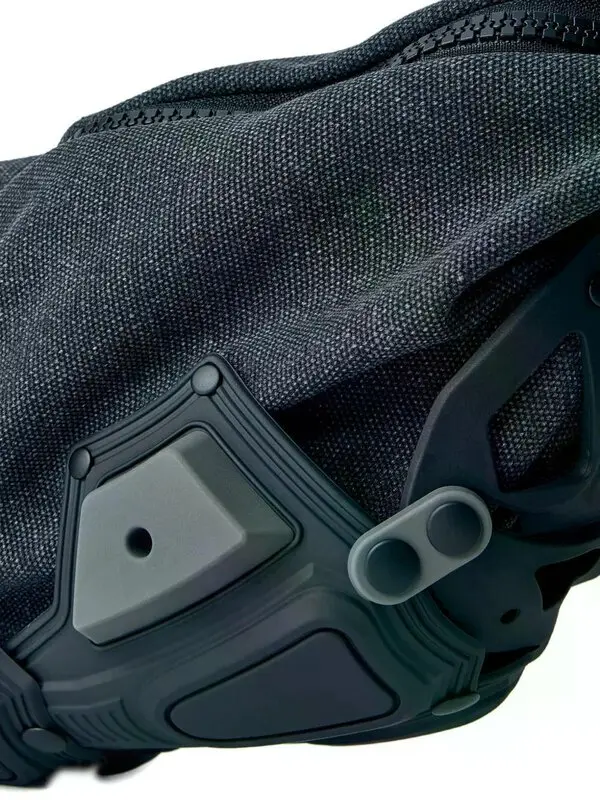 INNERRAUM Object M07 Technical-detail Messenger Bag