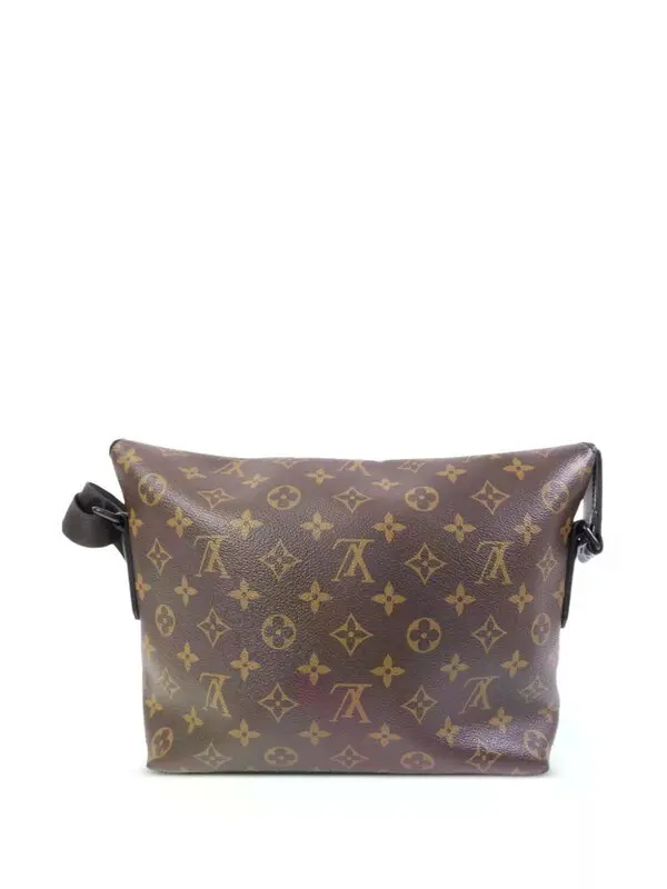 LOUIS VUITTON Macassar Monogram Messenger Bag