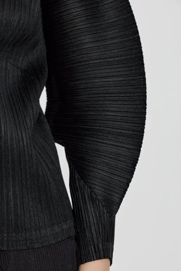 Issey Miyake Sculptural Pleated Zip-up Cardigan