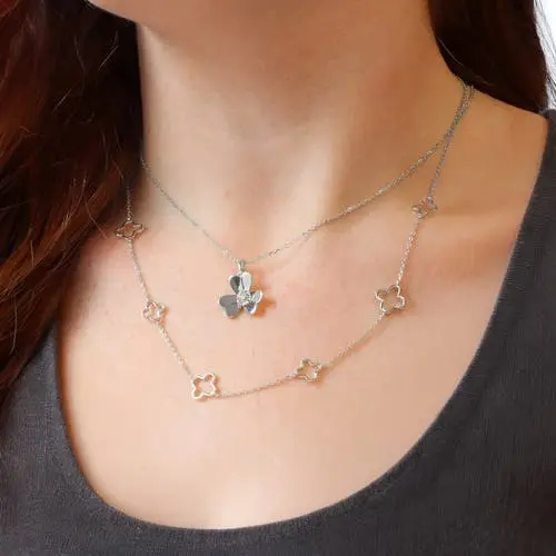 THE LOVERY FINE JEWELRY Alternating Open Clover Necklace